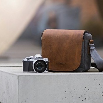 Urban and trendy bag for stylish photographers